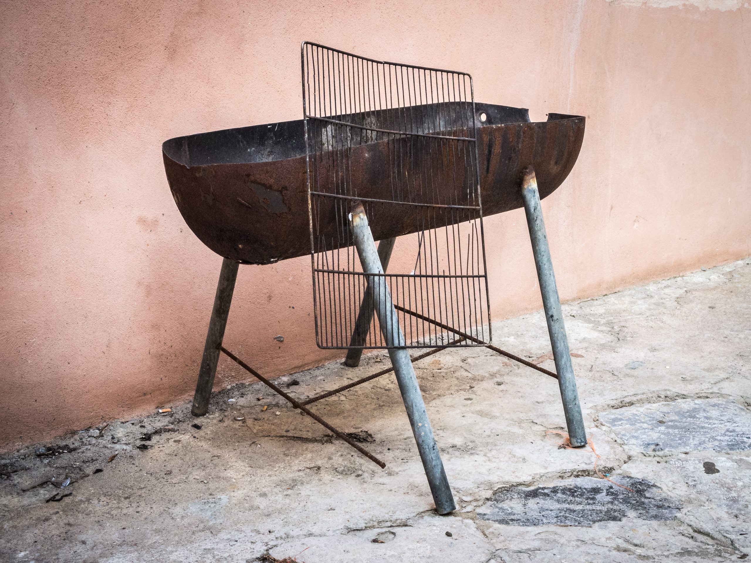 How to Safely Dispose of Your Old BBQ | The Junk Guys | Junk Removal ...